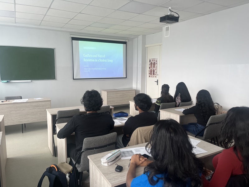 Open Curator‘s Hour: «Conflicts and Ways of Resolution in a Student ...